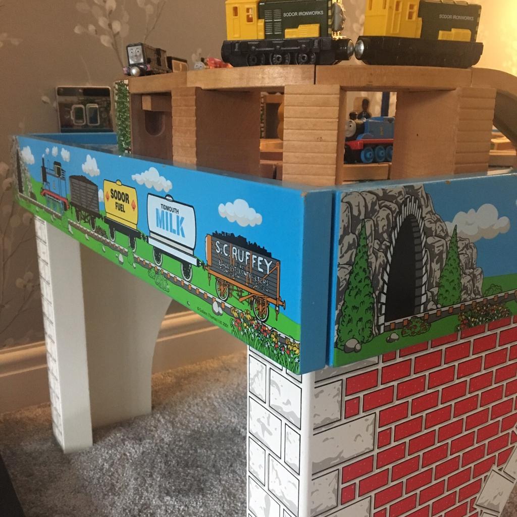 Thomas the Tank Engine table with trains in Burntwood Pentre für 20,00 ...