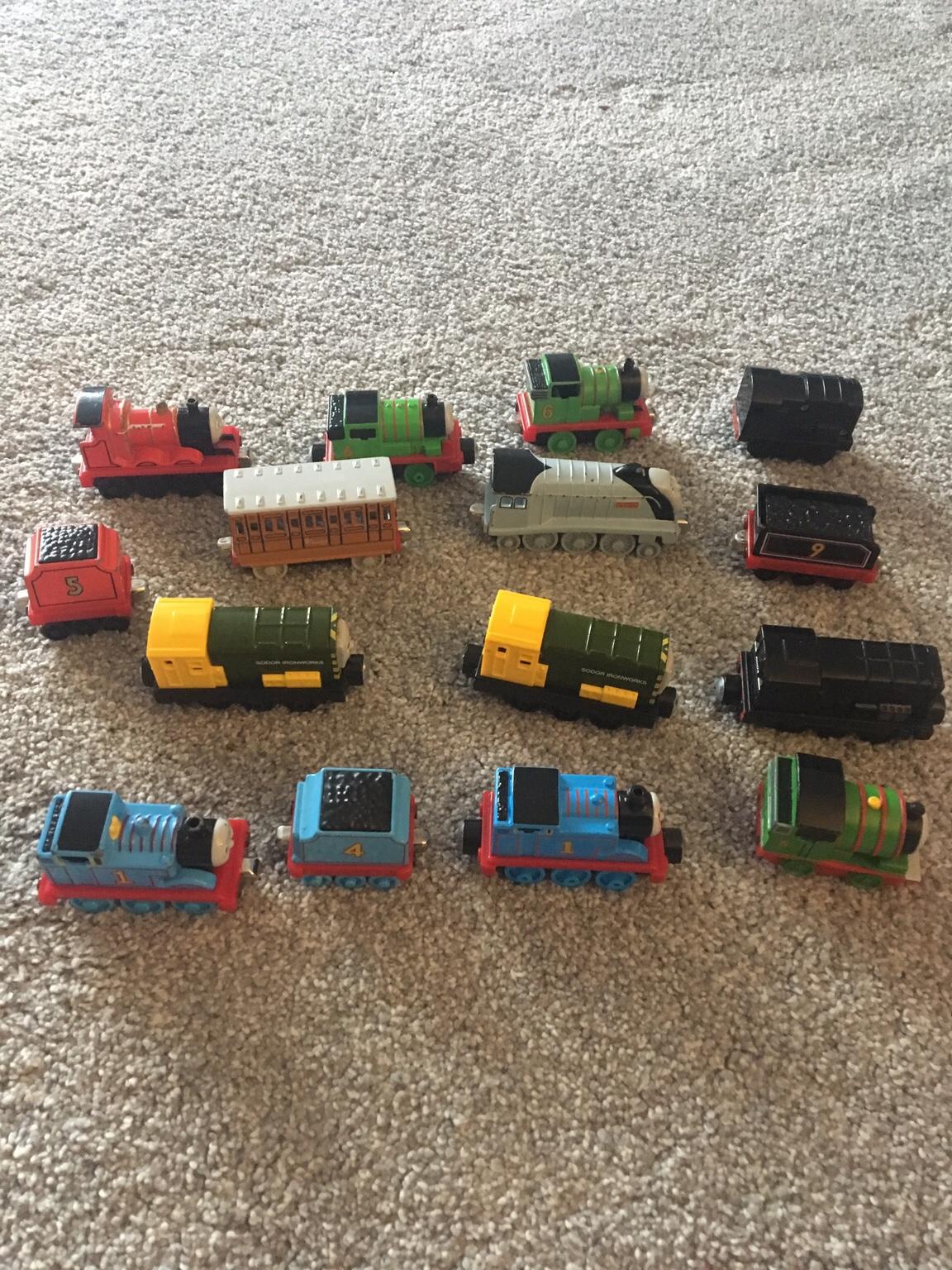 Thomas the Tank Engine table with trains in Burntwood Pentre für 20,00 ...