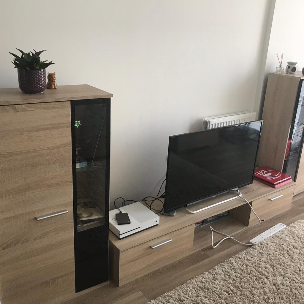 Tv unit and side cabinets in CB2 Cambridgeshire für 95,00 £ zum Verkauf ...