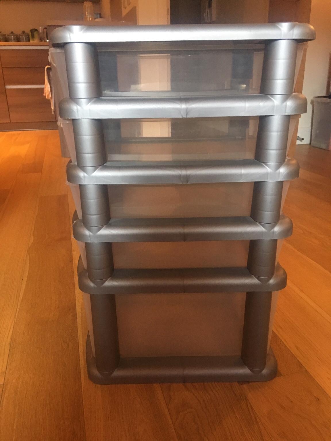 Grey plastic drawers in SW15 Wandsworth for £10.00 for sale | Shpock