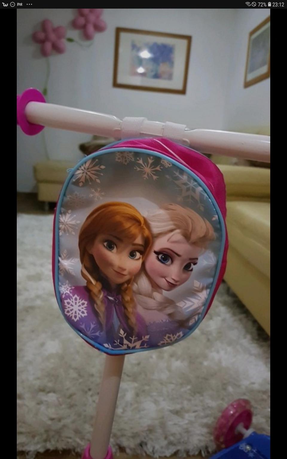 Kinderroller Anna & Elsa neuwertig in 50997 Köln for €15.00 for sale ...