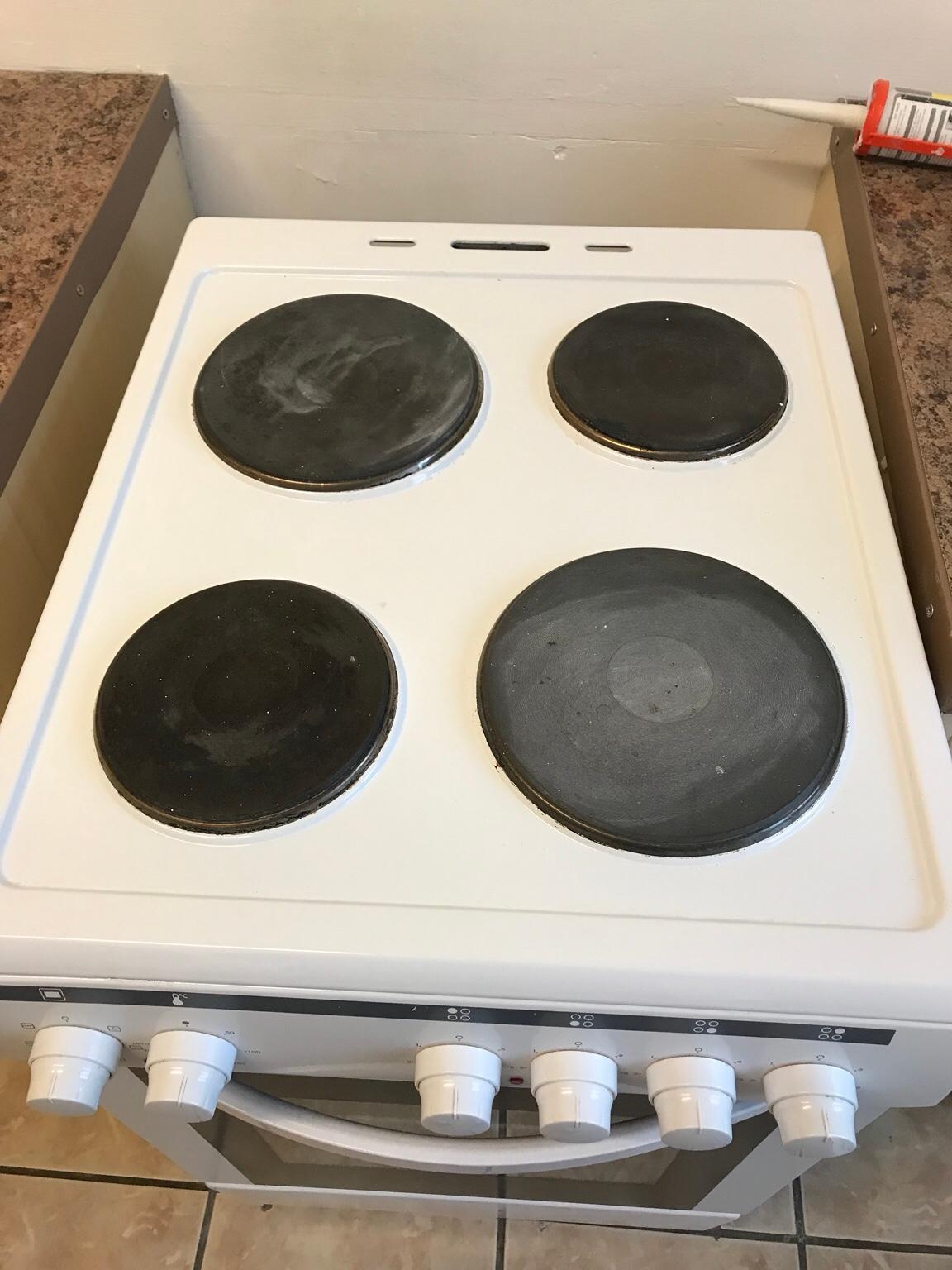 Freestanding electric cooker/oven in NP12 Pengam für 60,00 £ zum ...