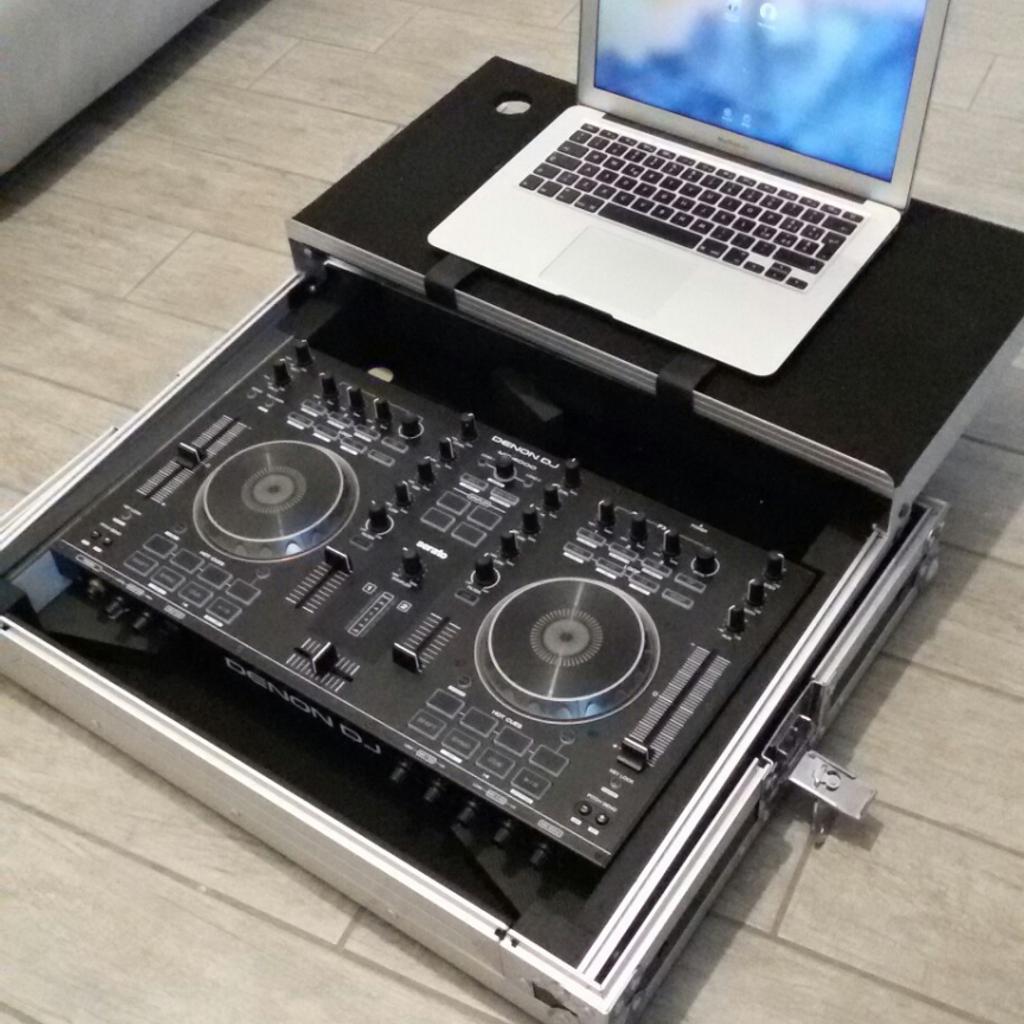 controller DJ DENON MC4000+Flight case+serato in 23879 Paderno d'Adda ...