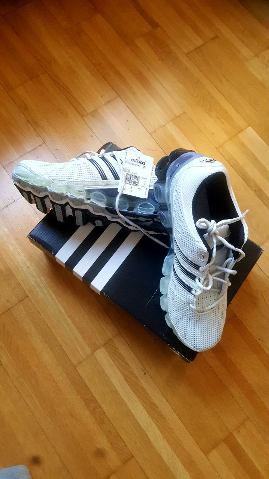 Adidas microbounce 47 1/3 in 1090 KG Alsergrund for €1.00 for sale | Shpock