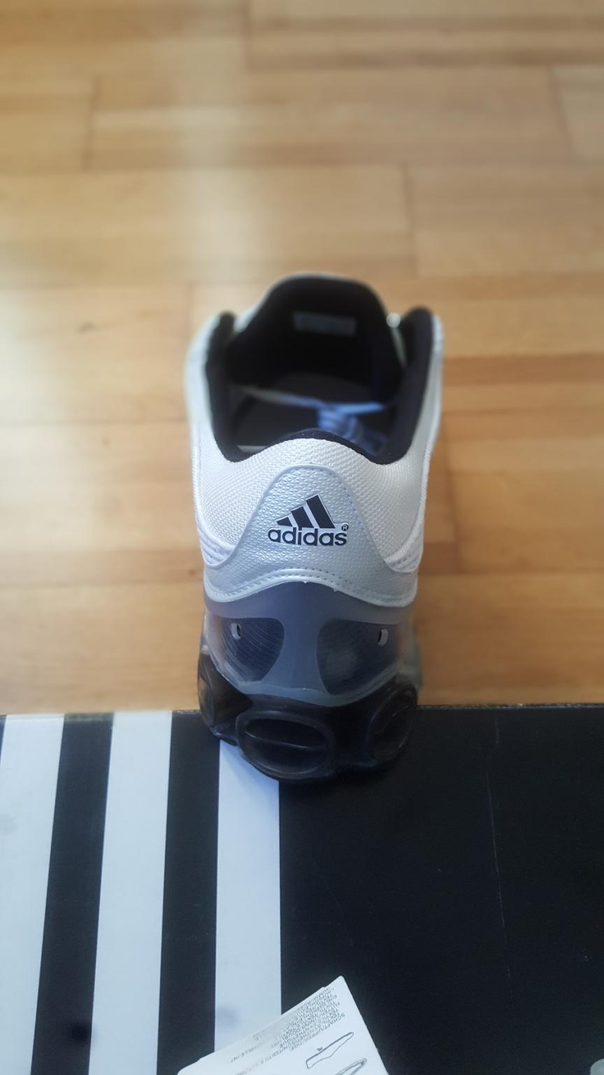 Adidas microbounce 47 1/3 in 1090 KG Alsergrund for €1.00 for sale | Shpock