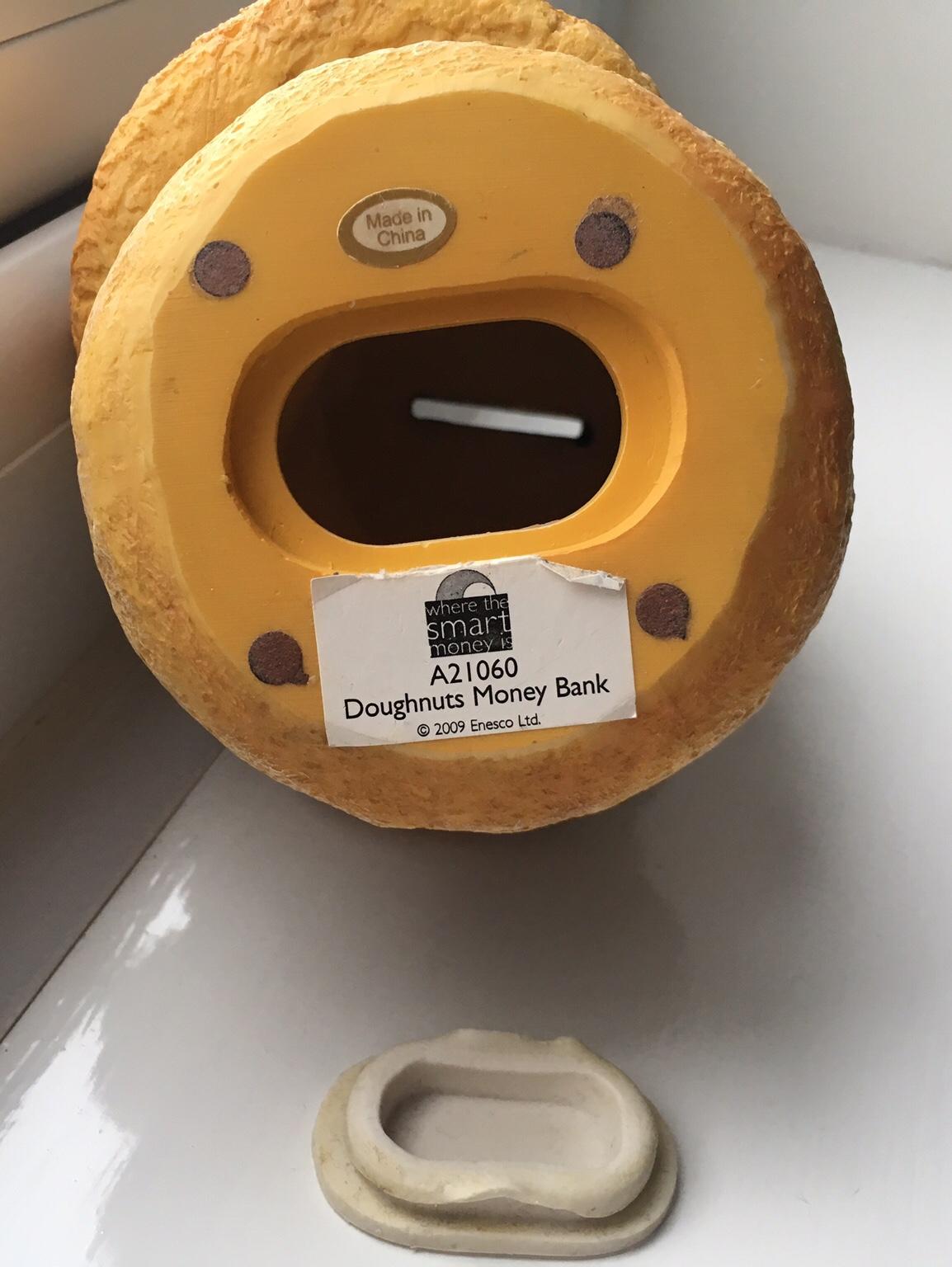Donut stack money box in Bolton für 10,00 £ zum Verkauf | Shpock DE