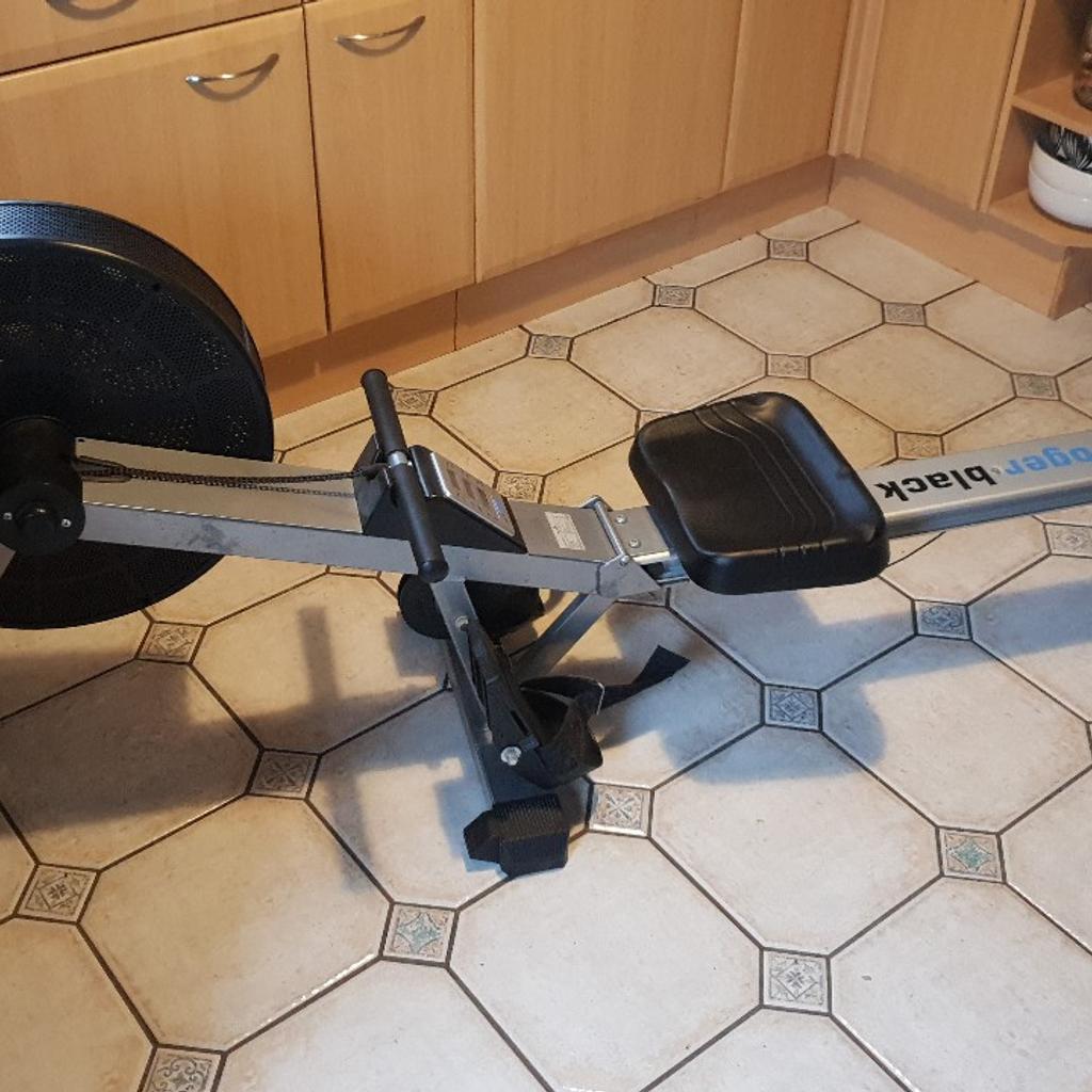 Roger Black Air Rower Rowing Machine in RG27 Hart für £ 40,00 zum ...