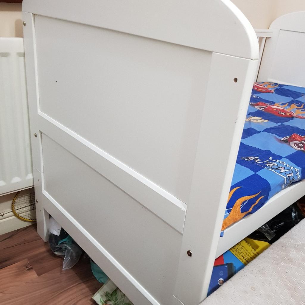 cot bed for kids in SL3 Langley für £ 40,00 zum Verkauf | Shpock AT