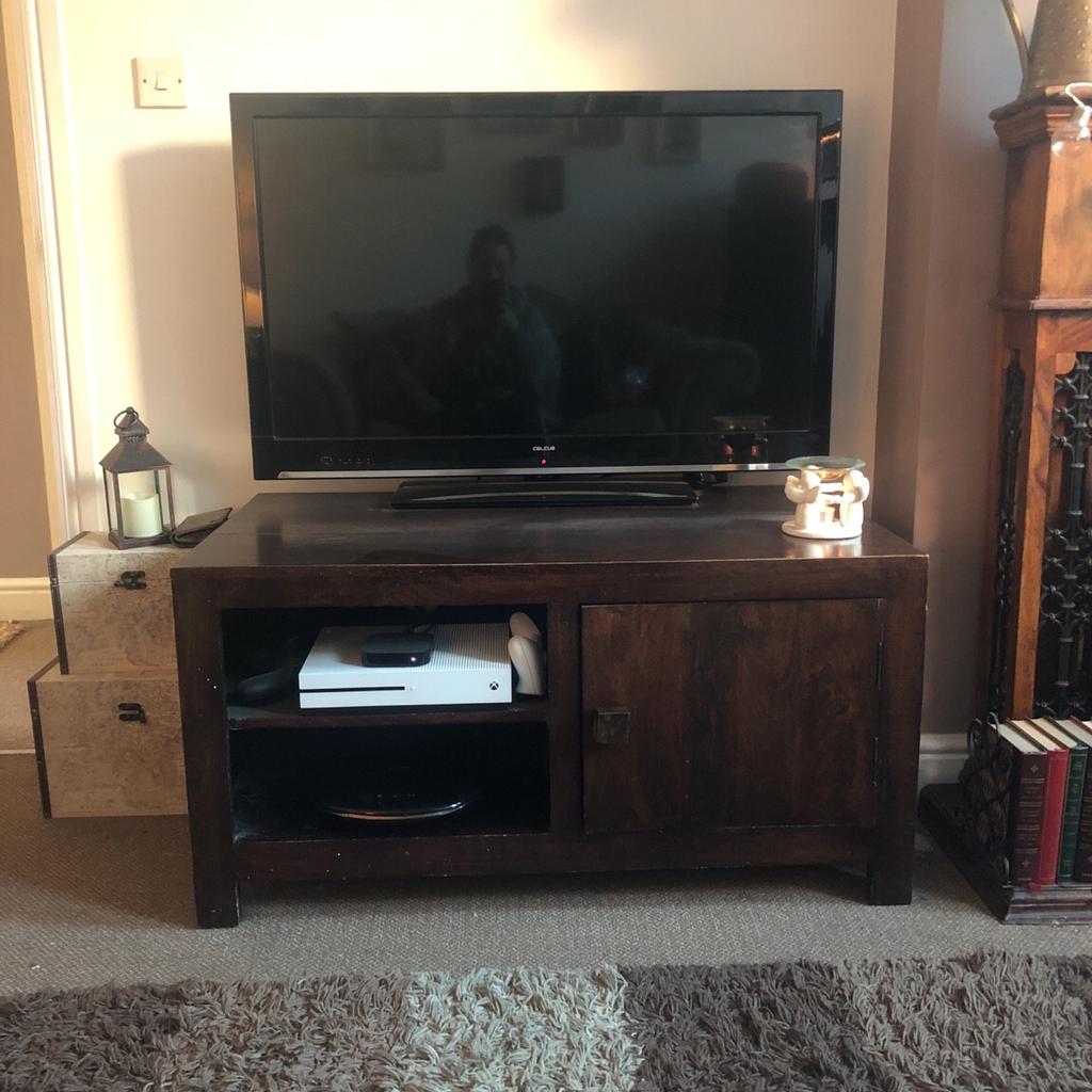 SOLID DARK MANGO WOOD TV UNIT in WV16 Highley für £ 160,00 zum Verkauf ...