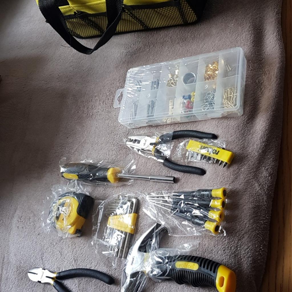 30pcs Rolson Professional Tool Kit Set in RM16 South Stifford for £15. ...