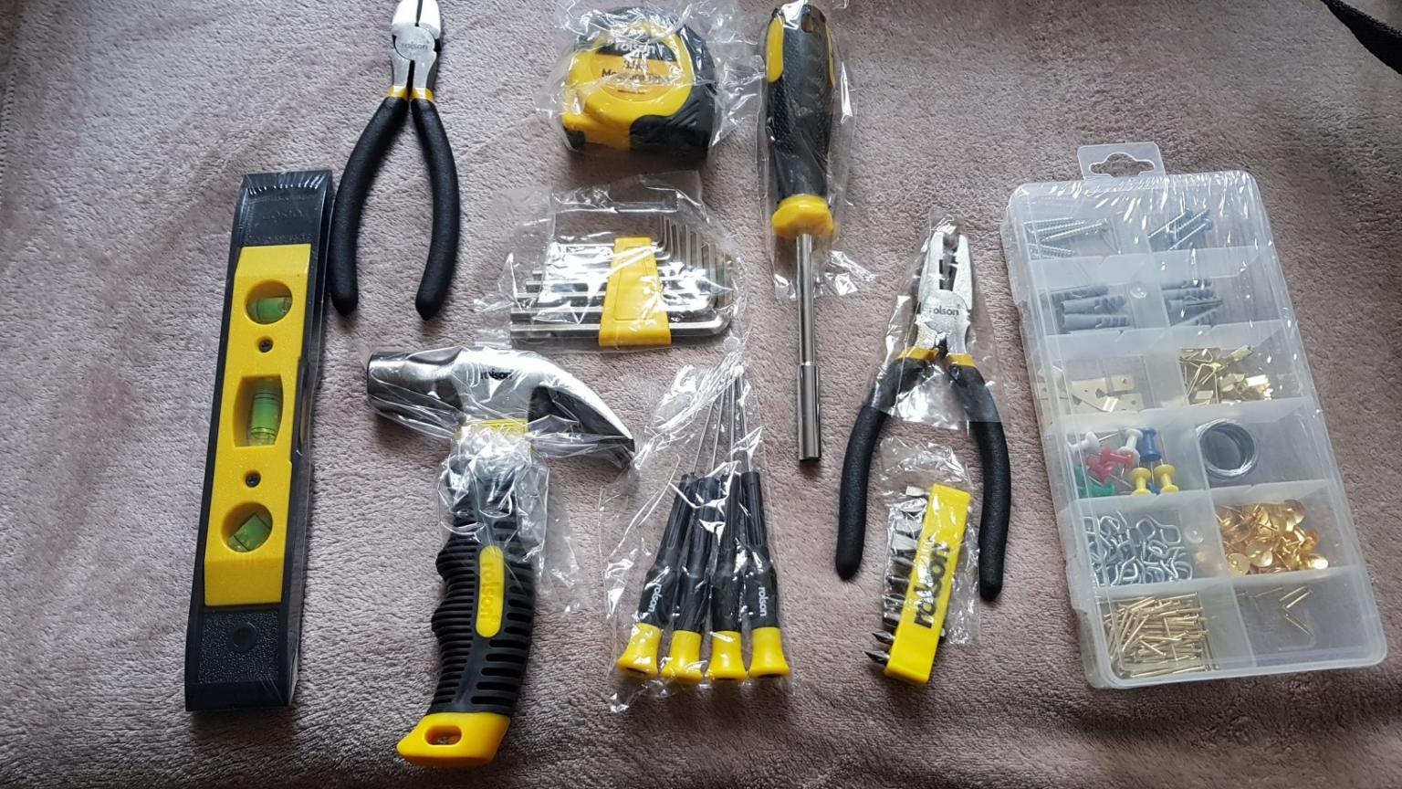 30pcs Rolson Professional Tool Kit Set in RM16 South Stifford for £15. ...