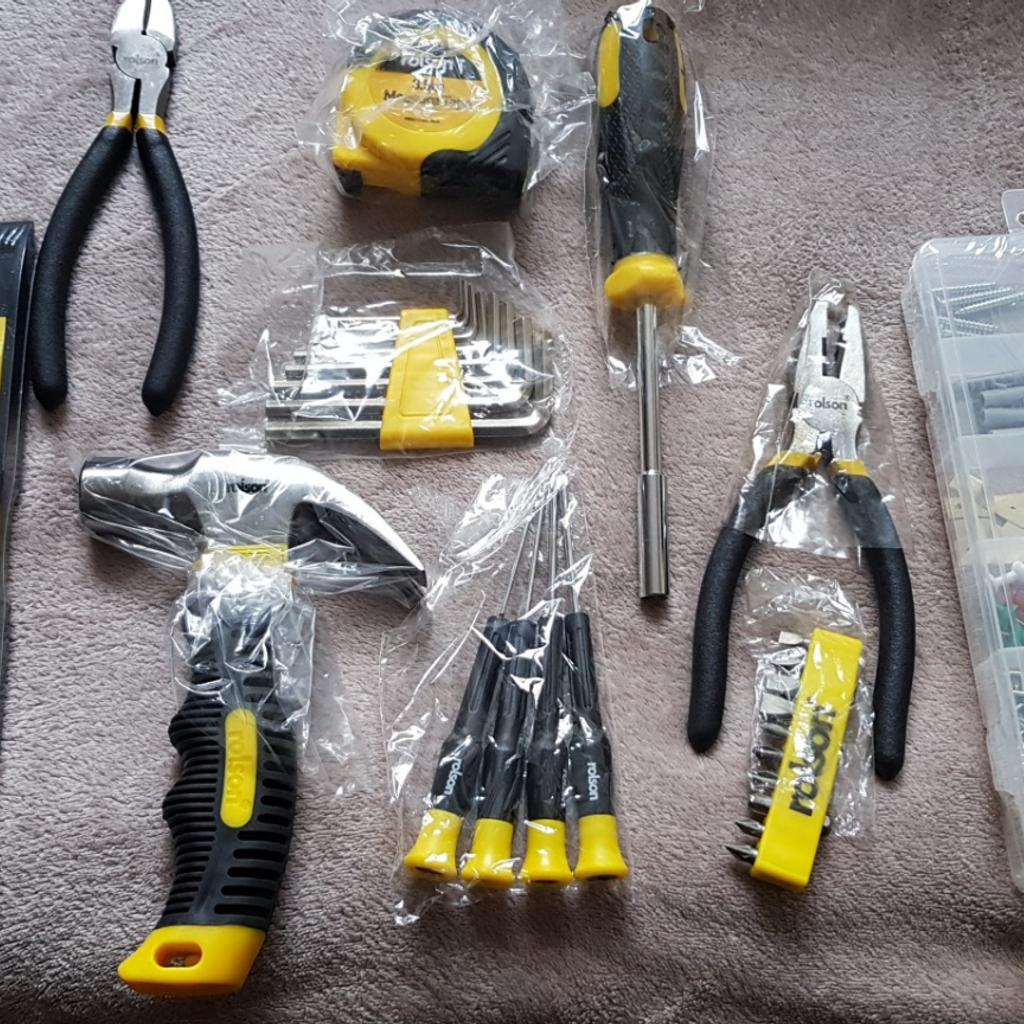 30pcs Rolson Professional Tool Kit Set in RM16 South Stifford for £15. ...