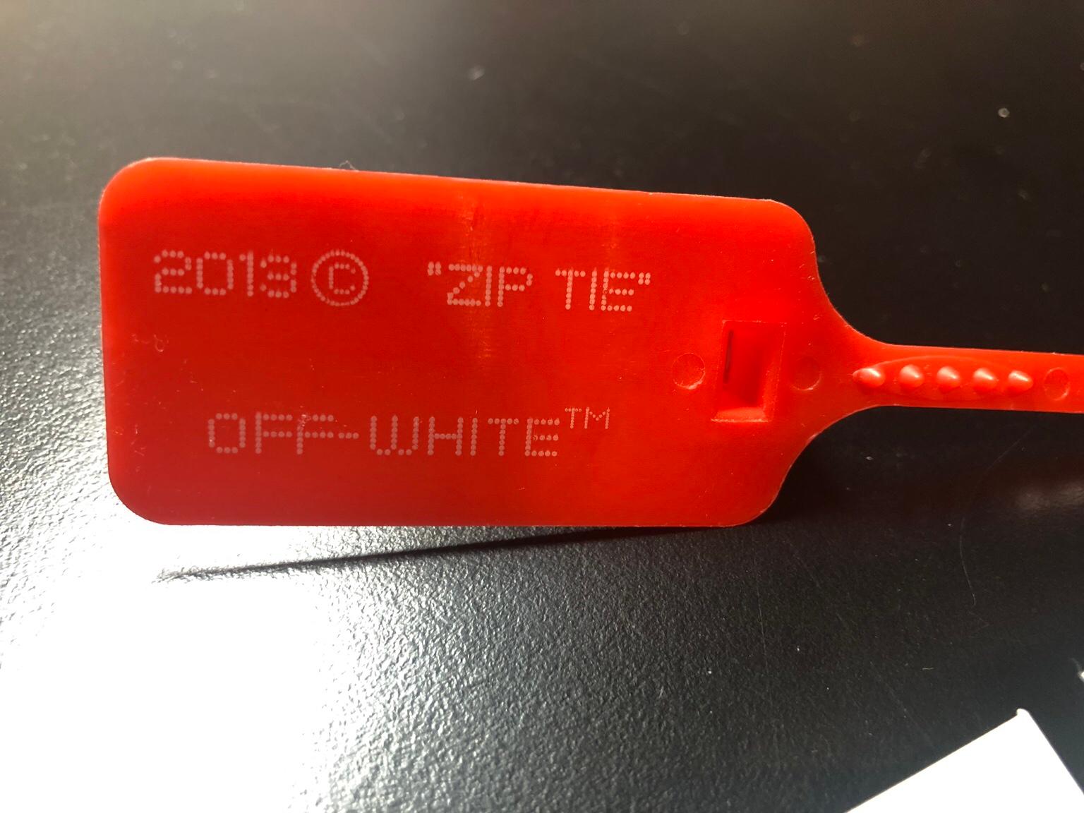 Off White Hang Tag in 1210 Wien for €7.00 for sale | Shpock