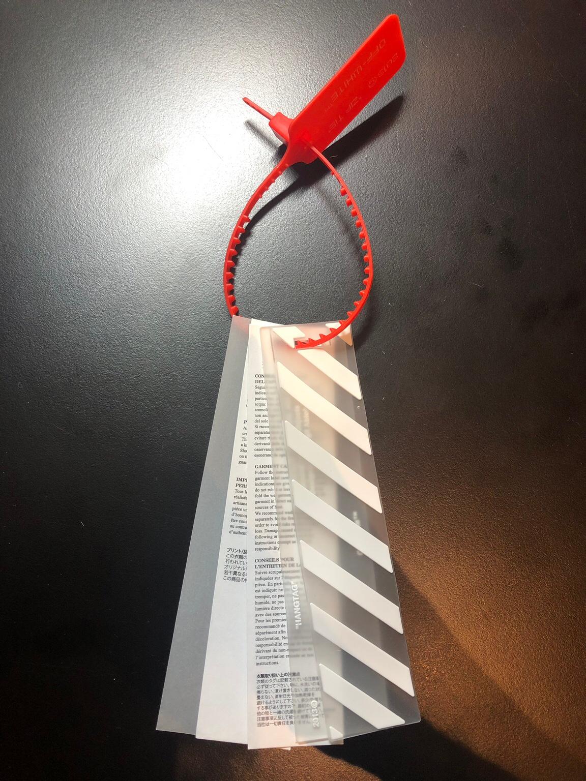 Off White Hang Tag in 1210 Wien for €7.00 for sale | Shpock