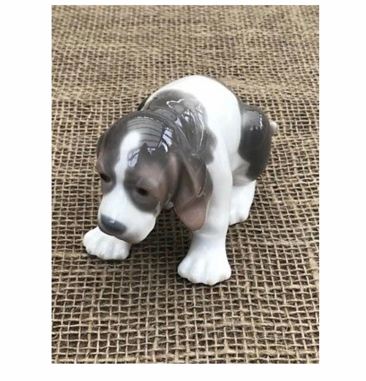 Lladro Beagle Puppy Sitting #1071 in London for £35.00 for sale | Shpock