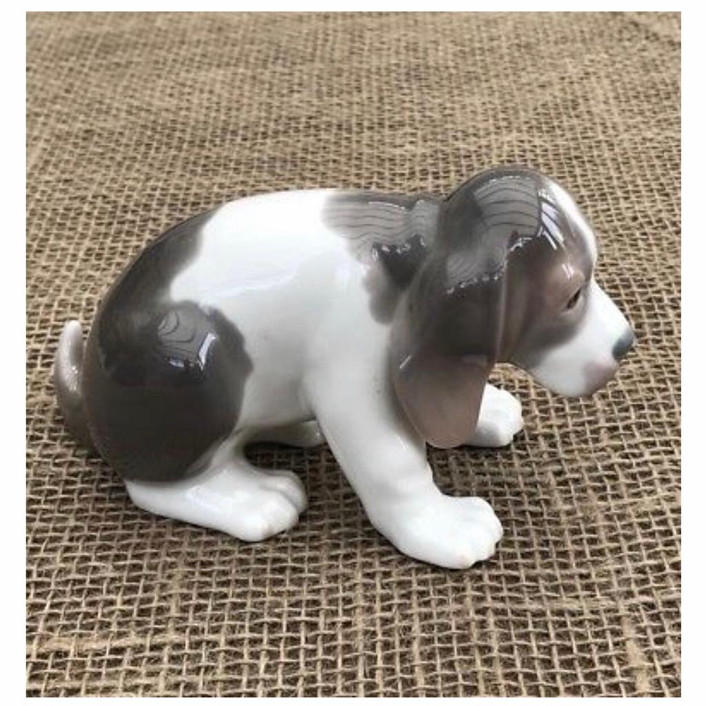 Lladro Beagle Puppy Sitting #1071 in London for £35.00 for sale | Shpock