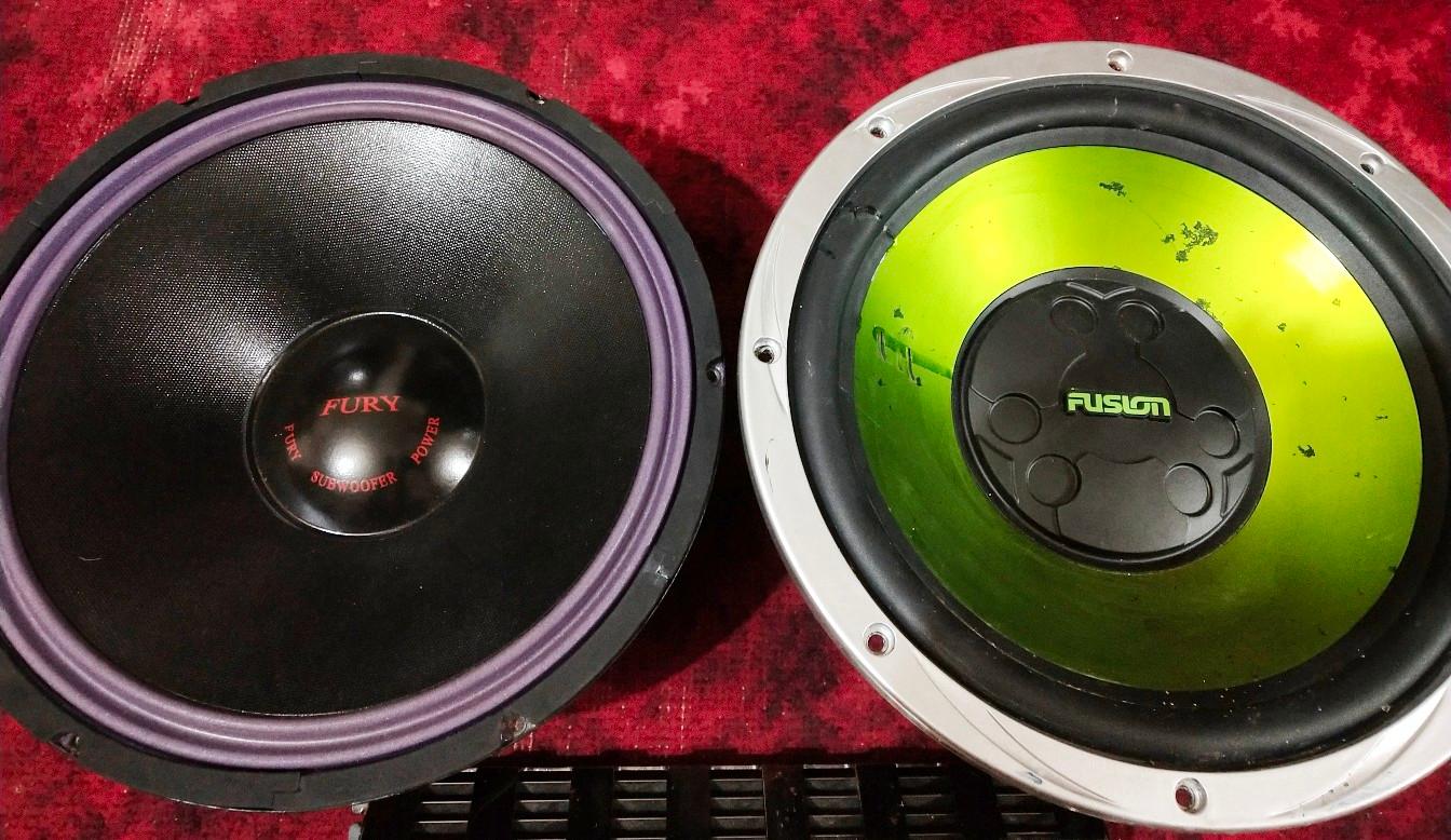 x2 Car 12" Subwoofer & Amplifier in IG11 Dagenham für 10,00 £ zum ...