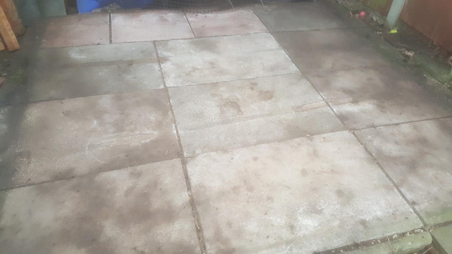 FREE paving flags in WA8 Widnes für gratis zum Verkauf | Shpock AT