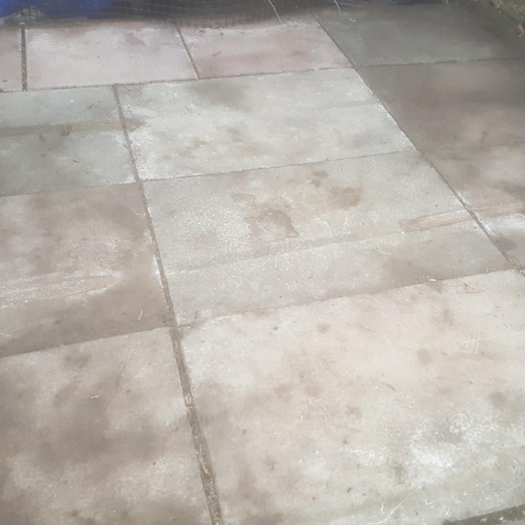 FREE paving flags in WA8 Widnes für gratis zum Verkauf | Shpock AT