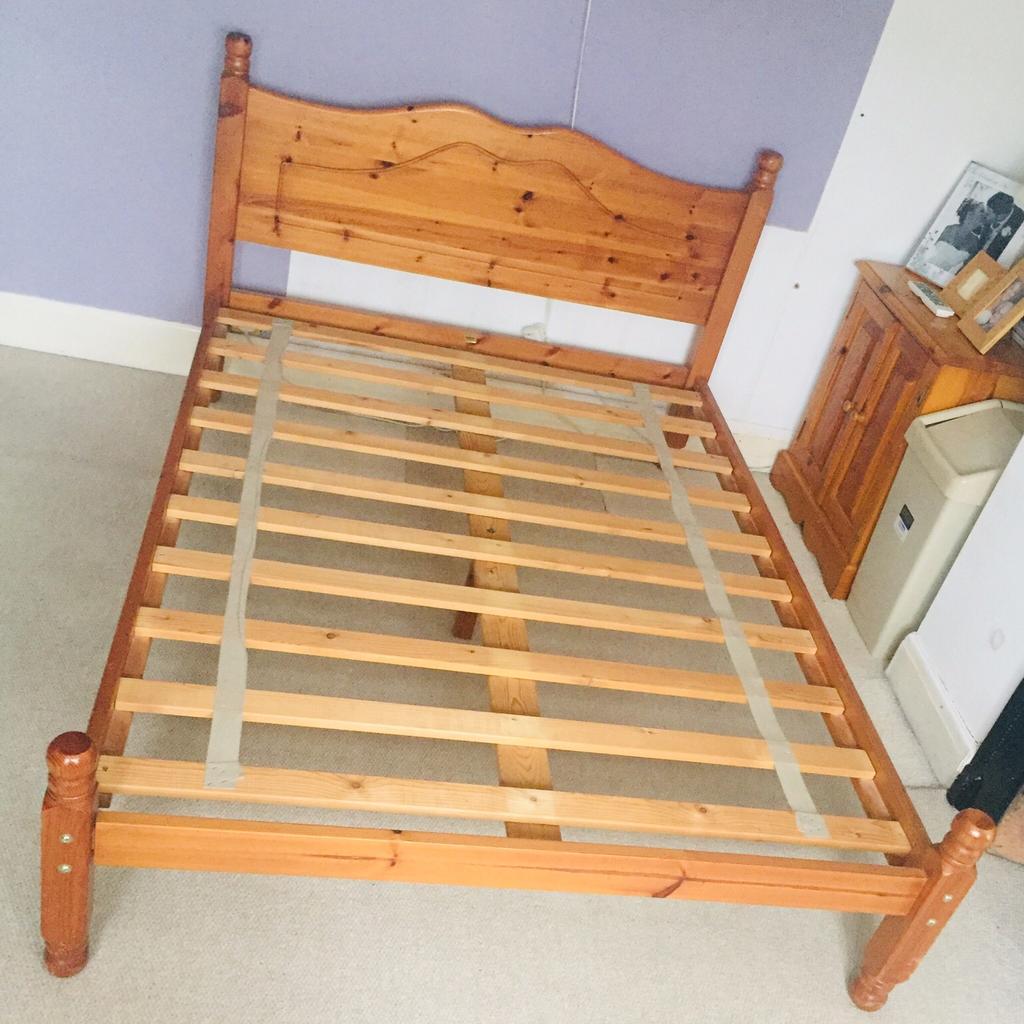 Pine Bed double frame in Shoeburyness für 20,00 £ zum Verkauf | Shpock DE
