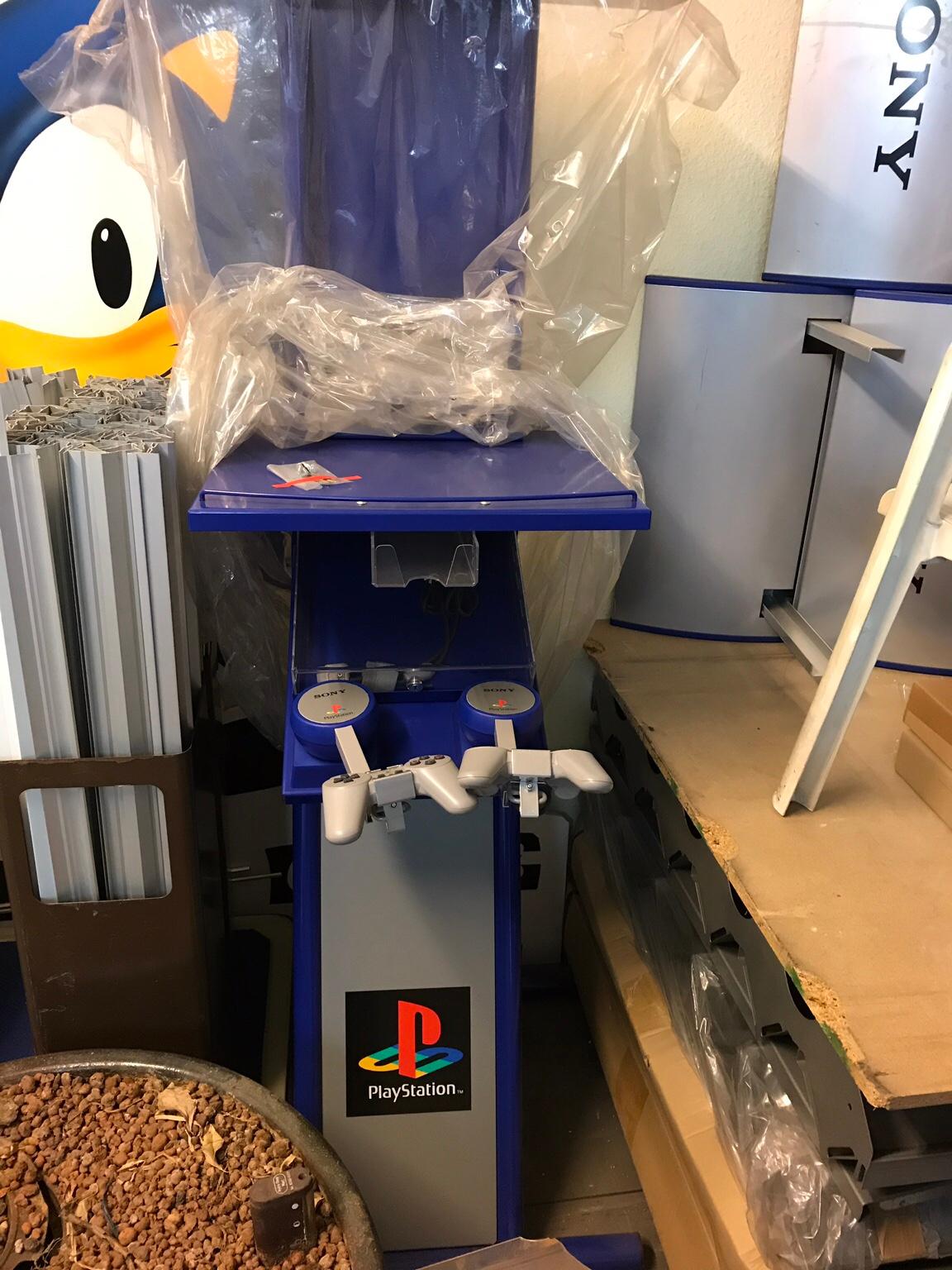 Playstation Tower in 45897 Gelsenkirchen für 100,00 € zum Verkauf ...