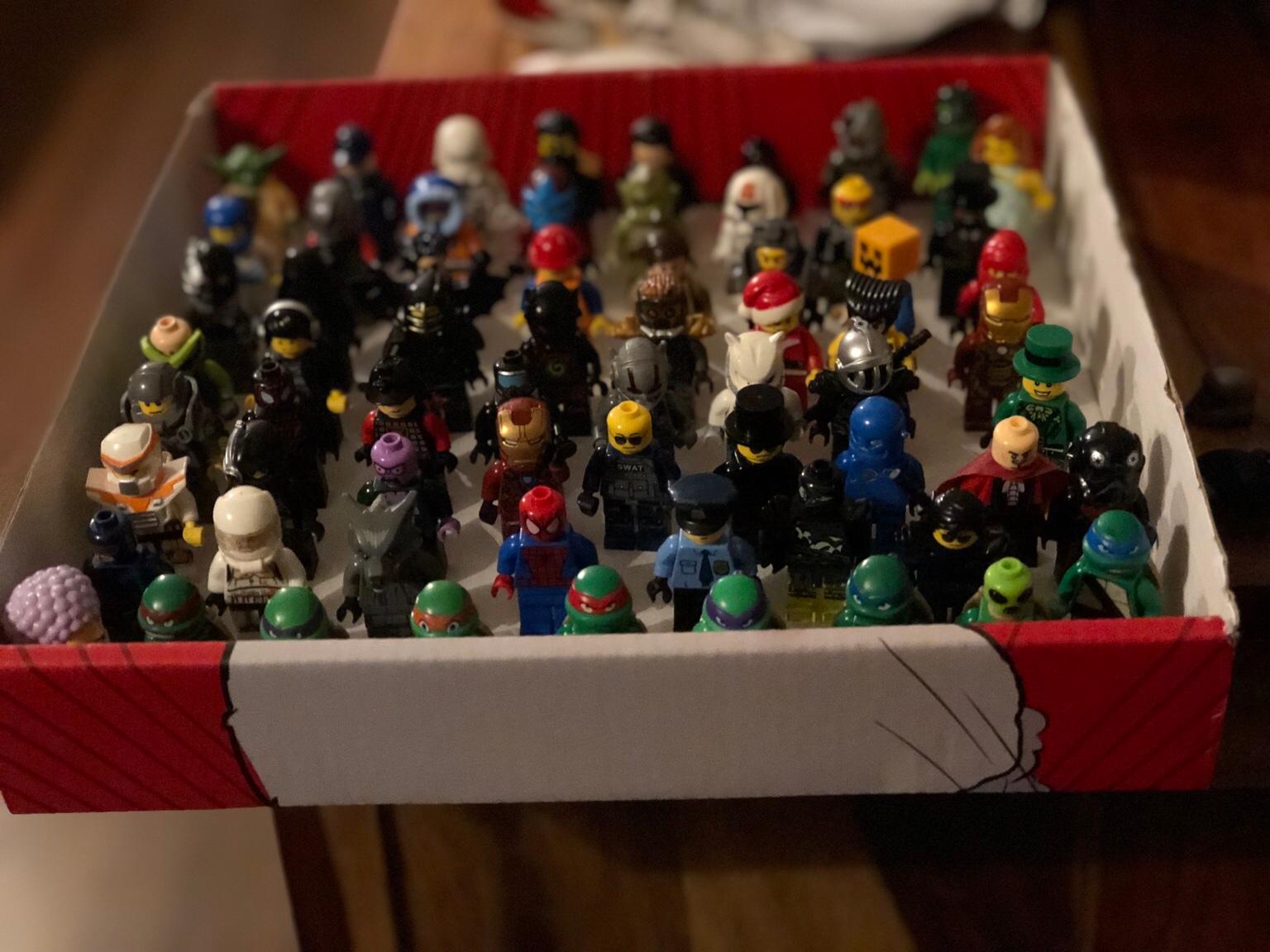 Large bundle of 65 Lego mini figures in Nuneaton and Bedworth für 50,00 ...