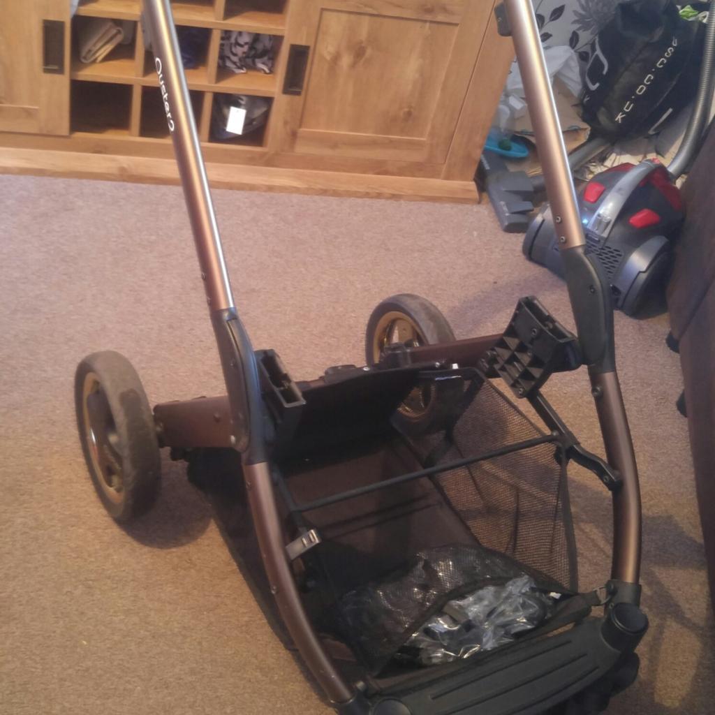 Oyster 2 Special Edition Bronze Travel System in Hyndburn für £ 180,00 ...