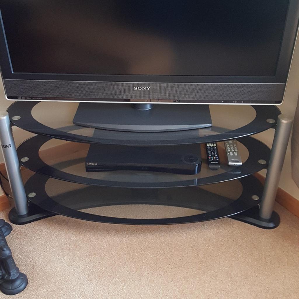 TV STAND TABLE in Rochford für £ 15,00 zum Verkauf | Shpock AT