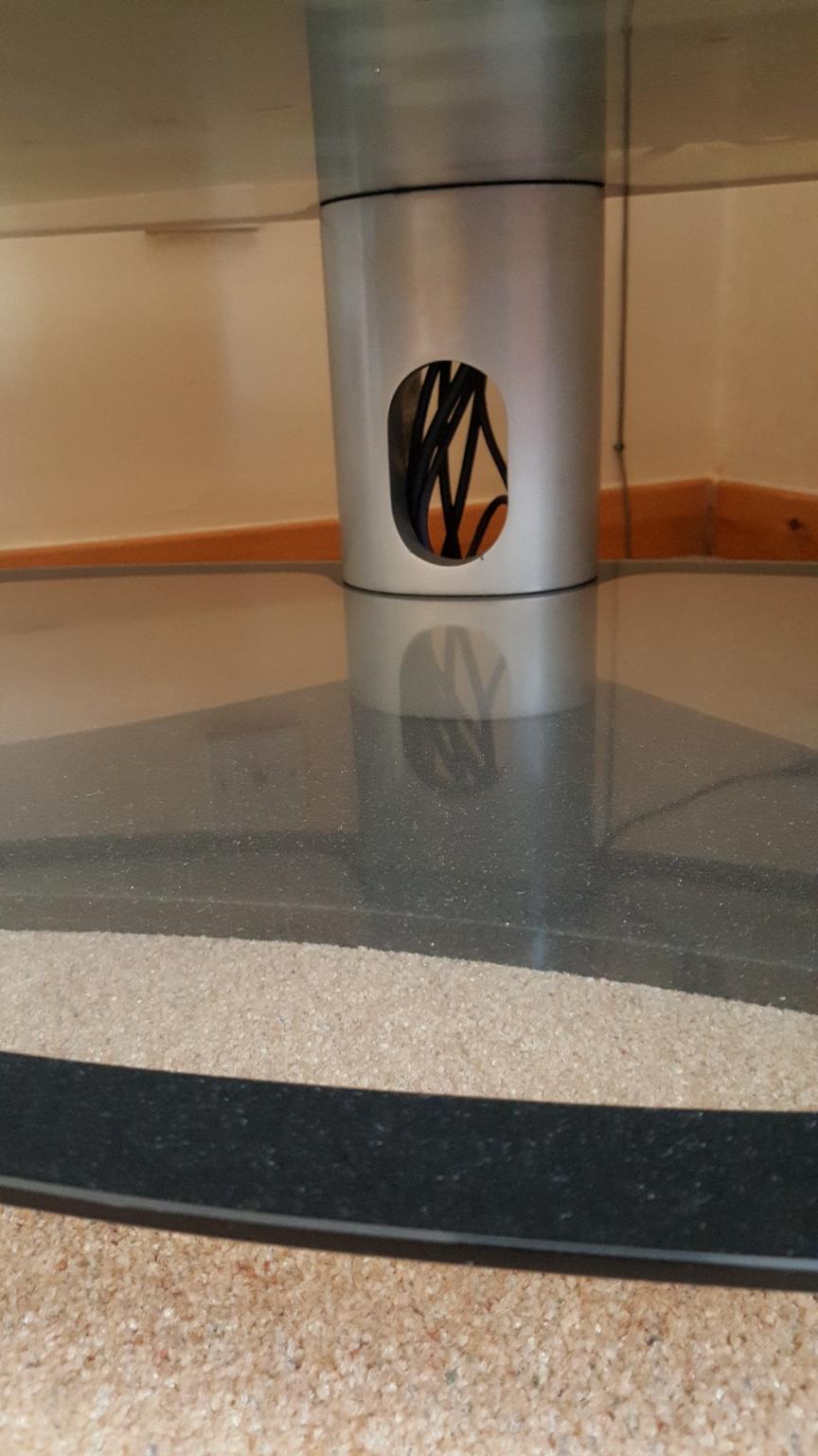 TV STAND TABLE in Rochford für £ 15,00 zum Verkauf | Shpock AT