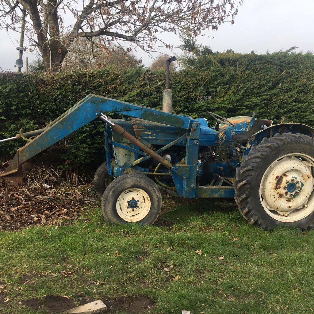 Ford 4000 tractor in Madeley für 2.500,00 £ zum Verkauf | Shpock DE