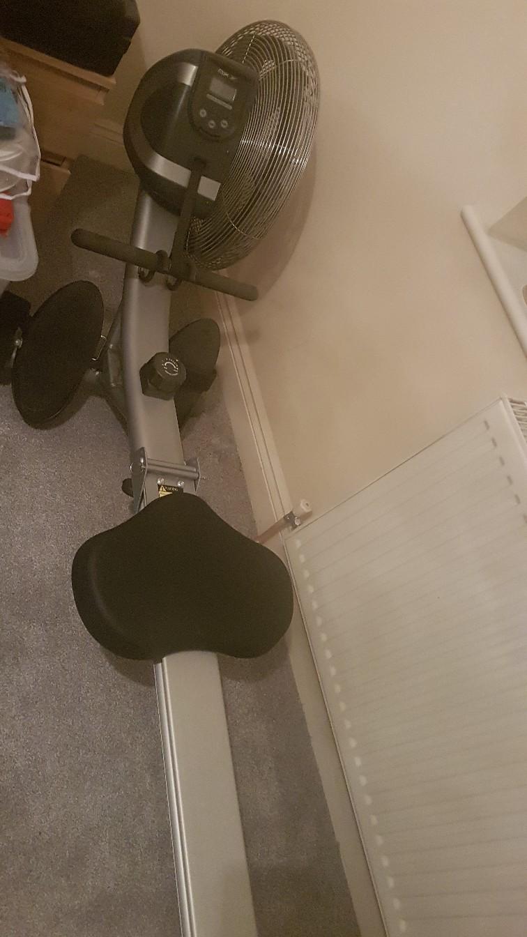 Reebok rowing machine in WA7 Castlefields für 30,00 £ zum Verkauf ...