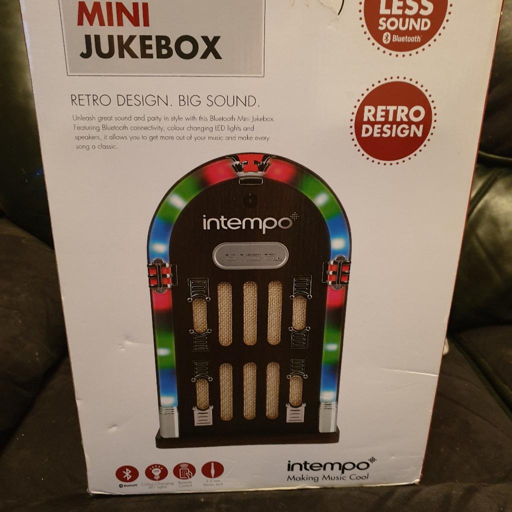 mini bluetooth jukebox speaker with led light in TW13 London für 20,00 ...