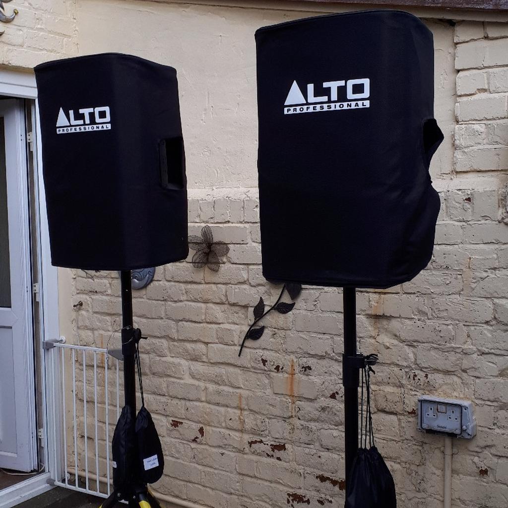 TS215 ALTO 1100 WATTS ACTIVE SPEAKERS in PR7 Chorley für £ 300,00 zum ...