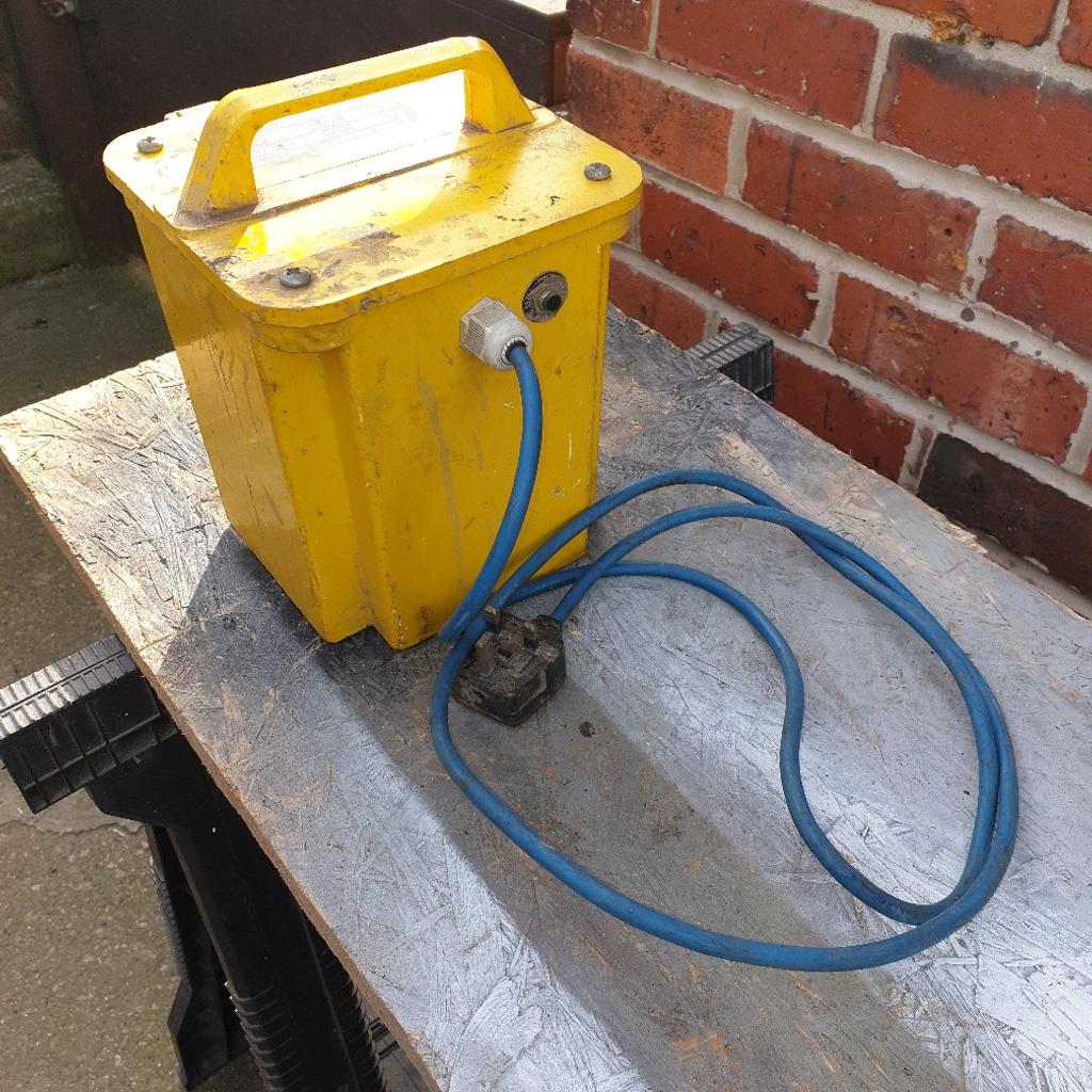 110 transformer with 2 extension cables in Rotherham für 45,00 £ zum ...