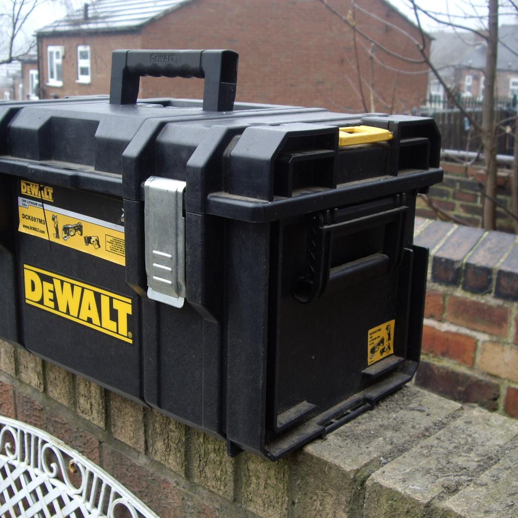 DEWALT TOOLBOX STACK SYSTEM in S65 Rotherham für £ 35,00 zum Verkauf ...