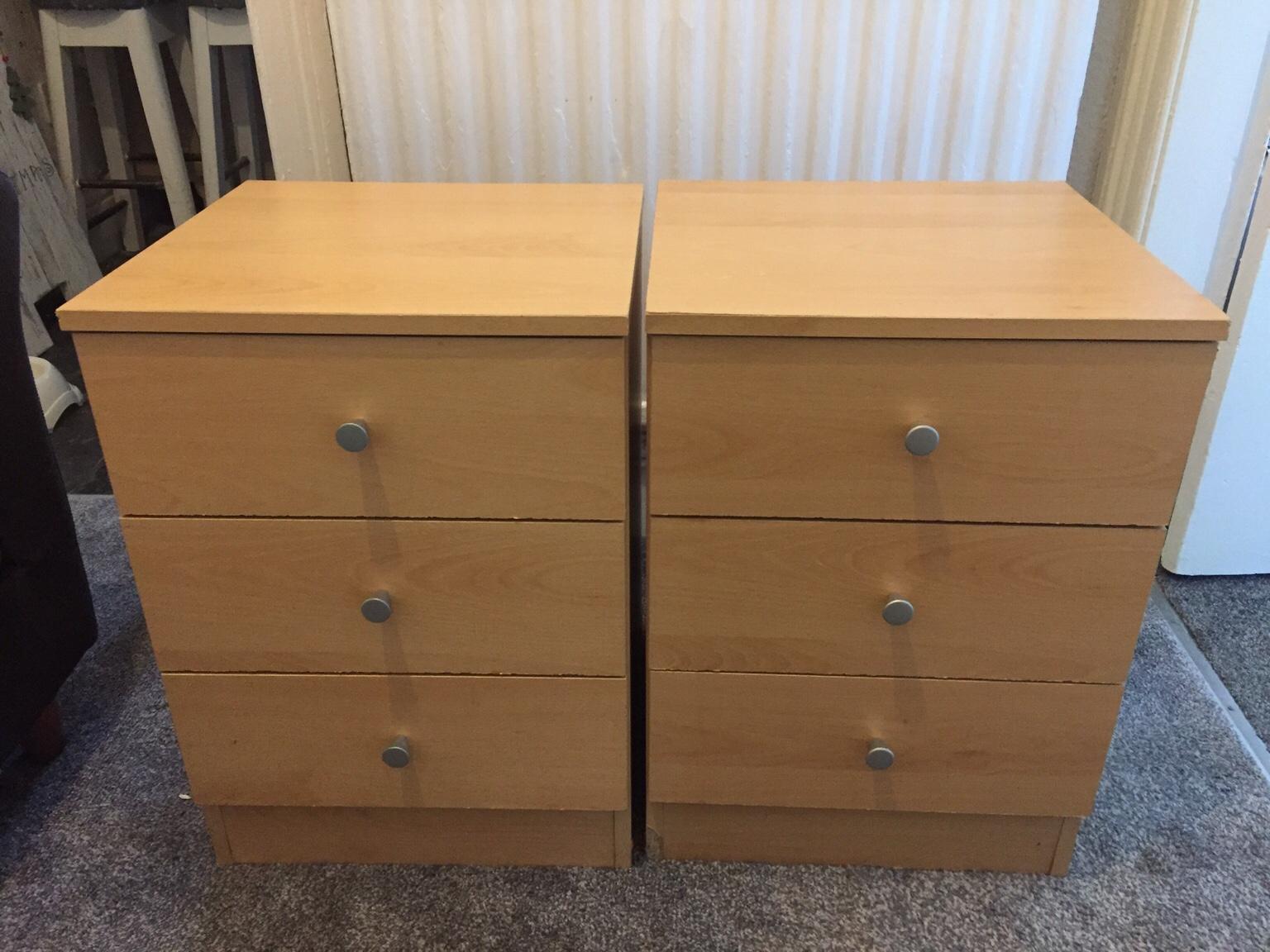 2 bedside cabinets in Penmaenmawr für 20,00 £ zum Verkauf | Shpock DE