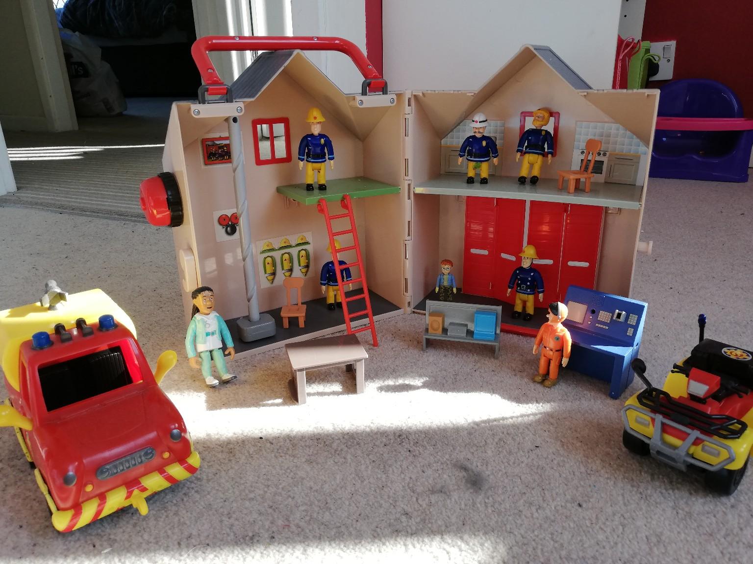Fireman Sam Station Set and Figures in Bolton für 12,00 £ zum Verkauf ...