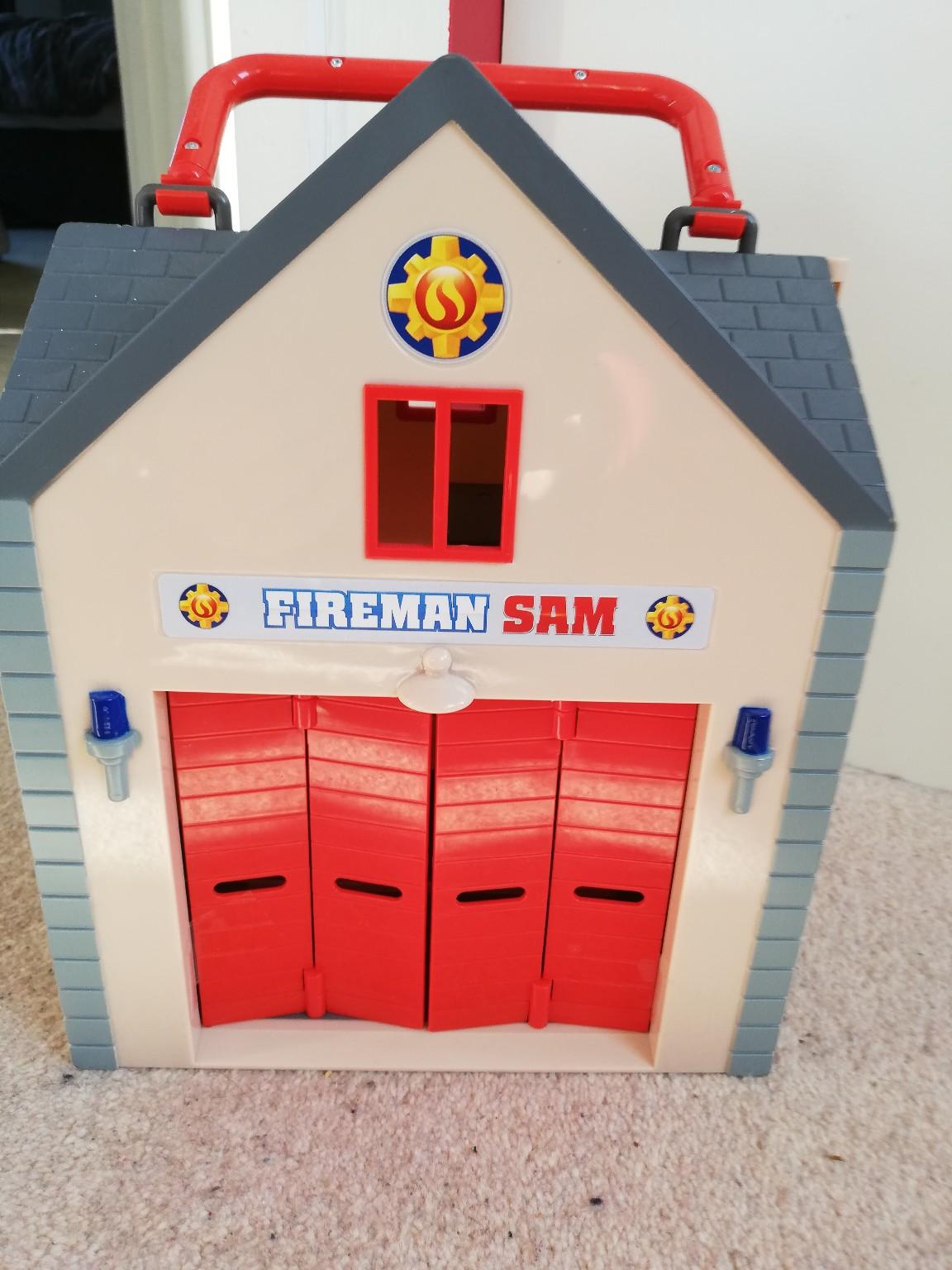 Fireman Sam Station Set and Figures in Bolton für 12,00 £ zum Verkauf ...