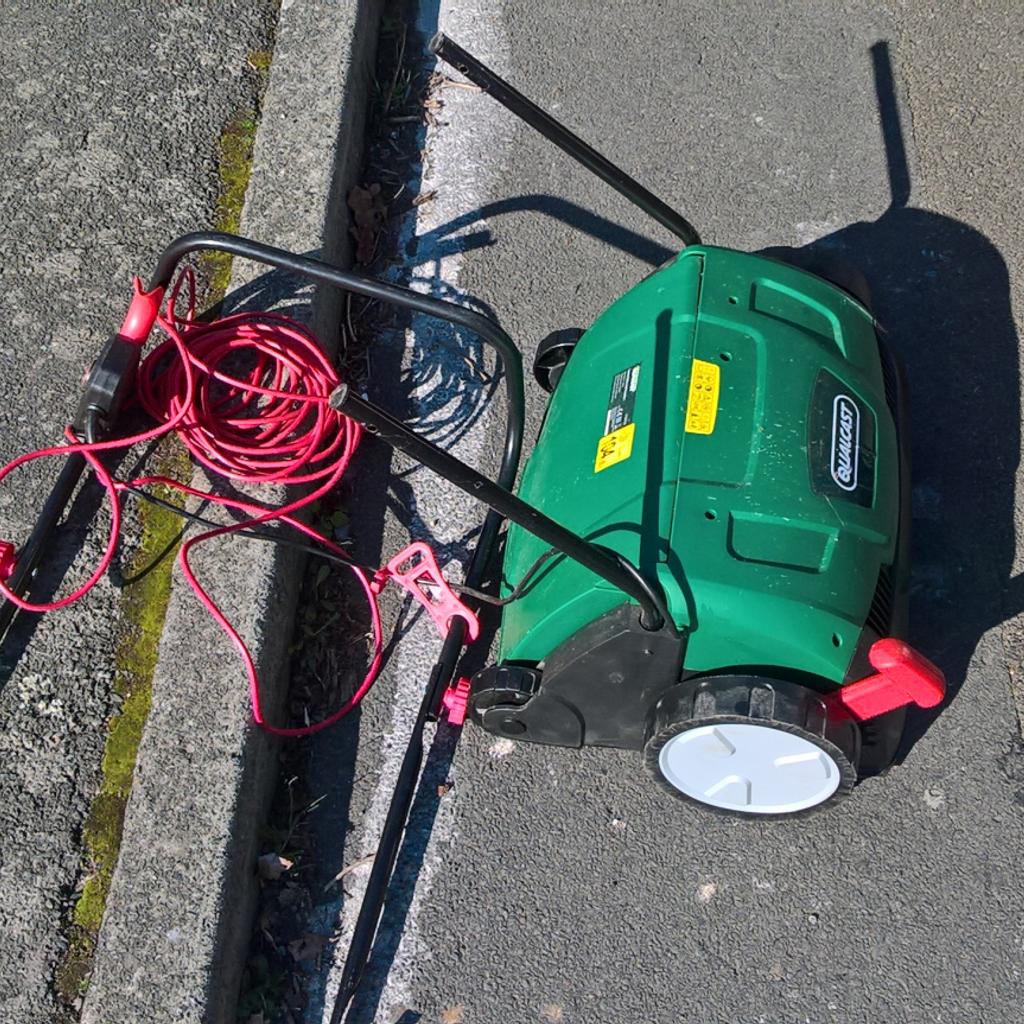Qualcast 1300 YT6702 Lawn Rake/Scarifier in CT20 Hythe für £ 50,00 zum ...