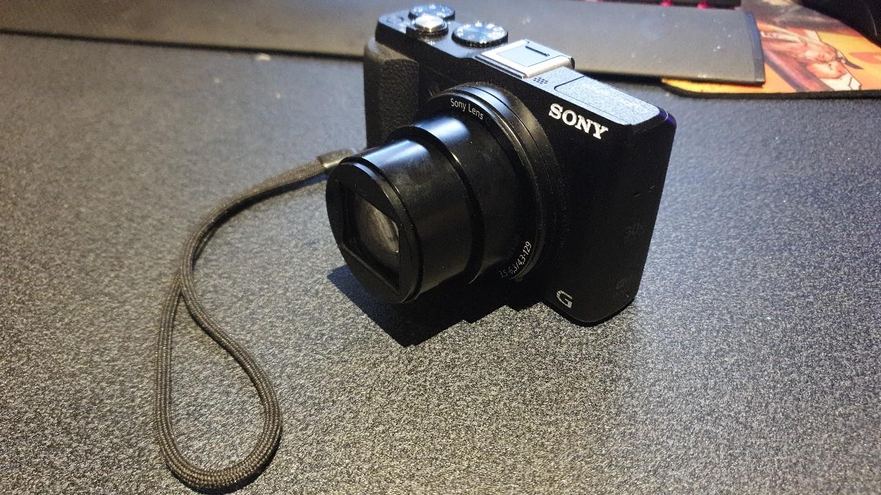 Sony Cyber-shot DSC-HX60V in RM1 Havering für 100,00 £ zum Verkauf ...