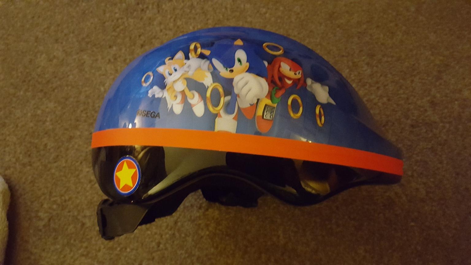 new sonic the hedgehog kids bike helmet in WS2 Walsall für 8,00 £ zum ...