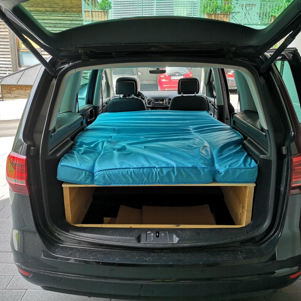 Camping Bett für VW Sharan inkl. Matratze in 6492 Imsterberg for €200. ...