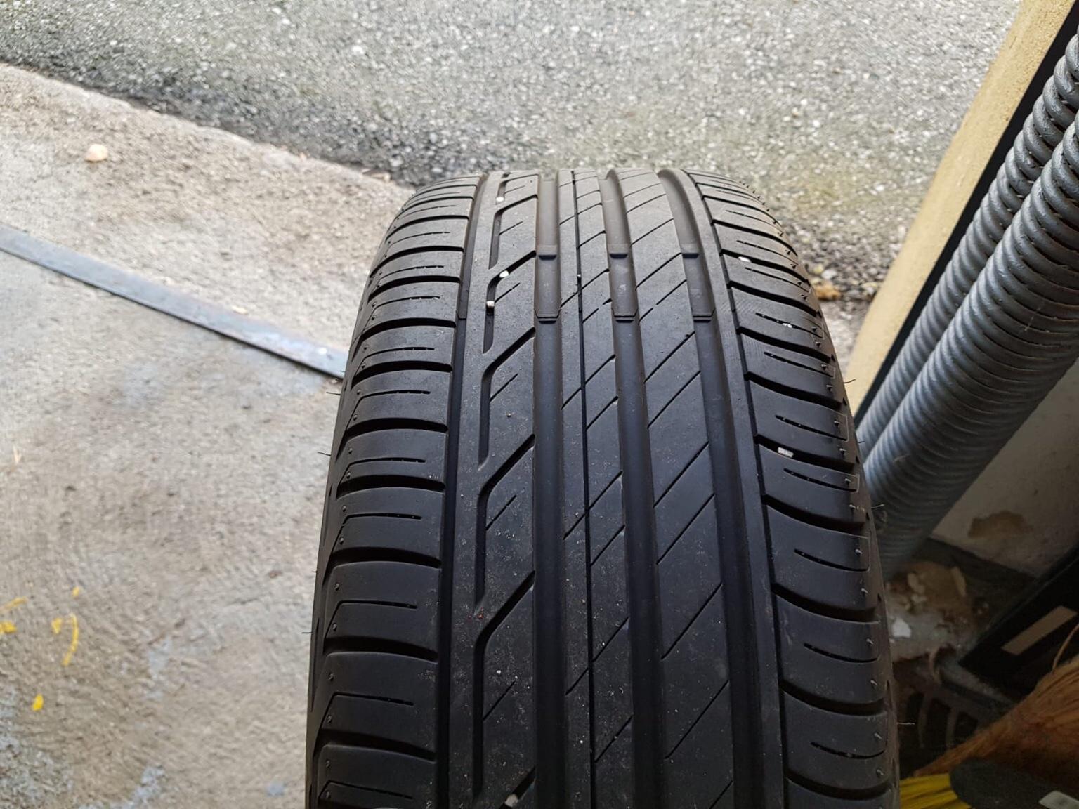 Original VW R Line Felgen + Gummi 18“ in 2523 Gemeinde Tattendorf für 1 ...