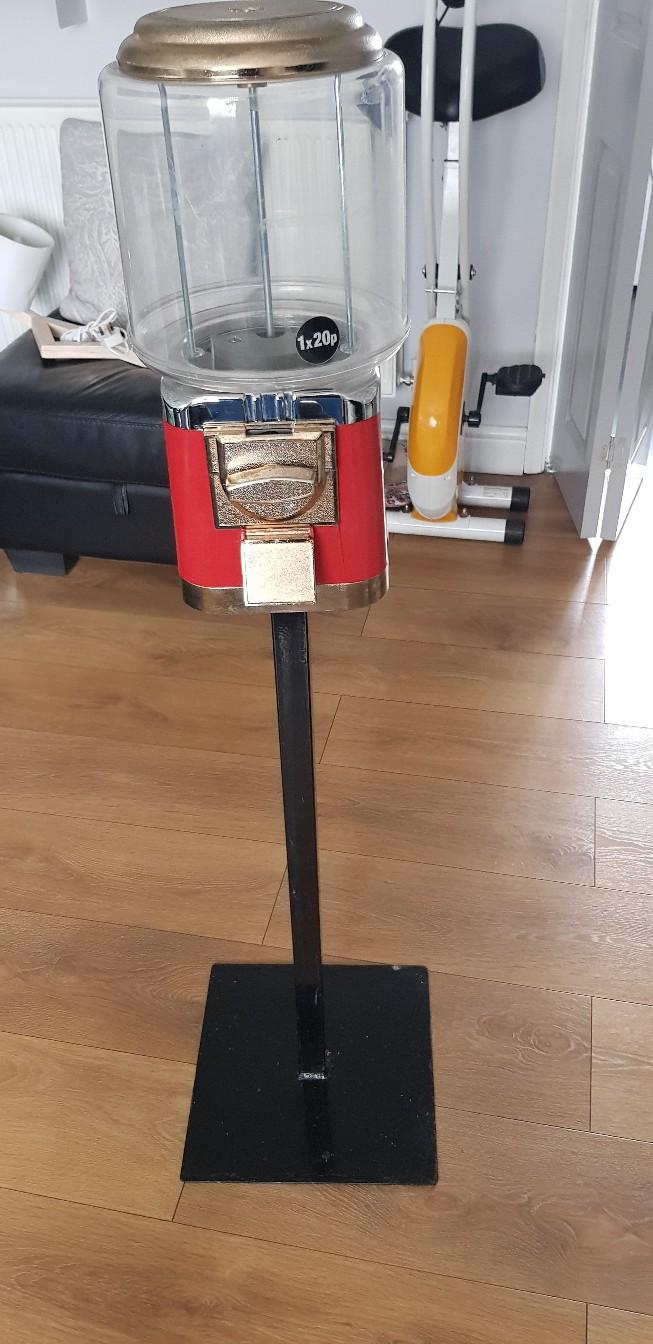 sweet machine takes 20p used for skittles in B63 Dudley für 60,00 £ zum ...