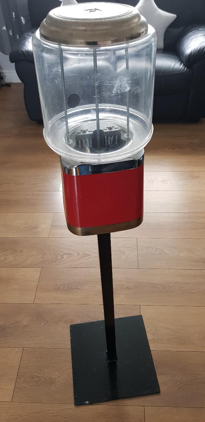 sweet machine takes 20p used for skittles in B63 Dudley für 60,00 £ zum ...
