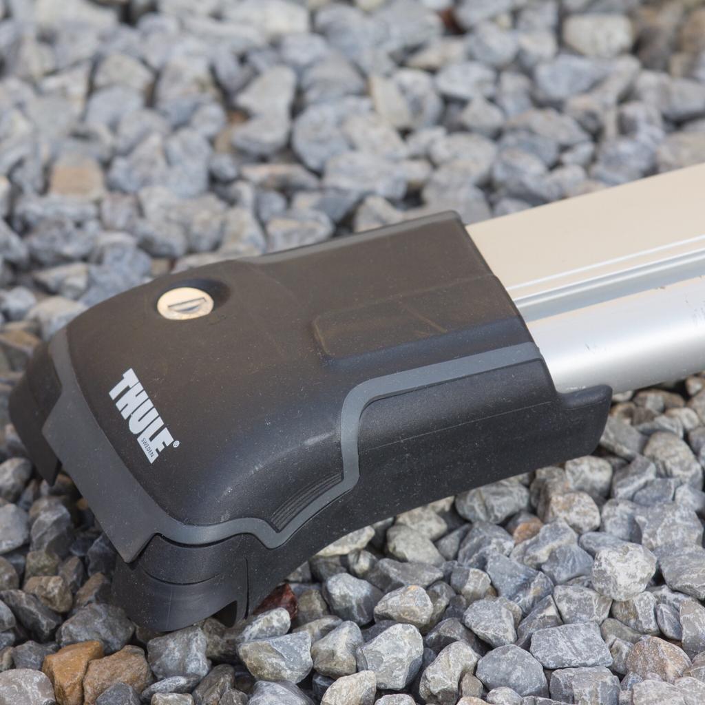 Thule Wingbar Edge 9585 für die Dachreling in 98660 Themar für 150,00 ...