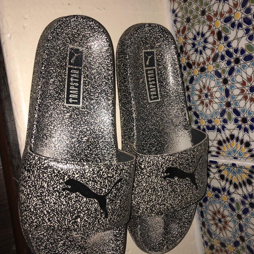 Trapstar sliders in W10 Chelsea für £ 10,00 zum Verkauf | Shpock AT
