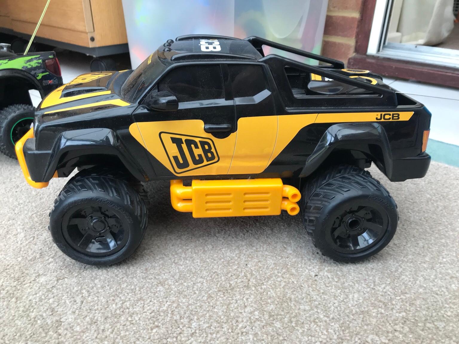 JCB AND FORD F150 REMOTE CONTROL TRUCKS in GU15 Heath für 20,00 £ zum ...