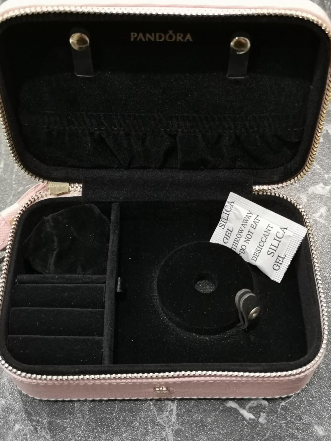 Pandora travel case limited edition 2019 in PE13 Fenland für 22,00 ...