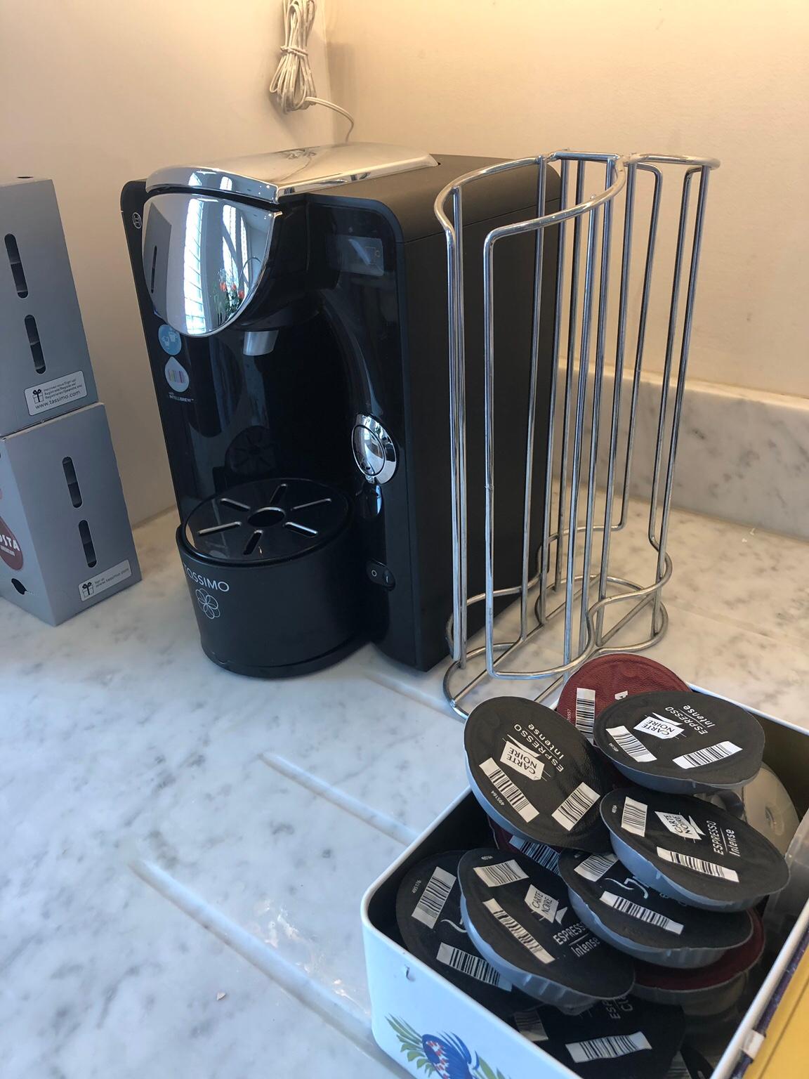 Tassimo Charmy Intellibrew Pod Machine &Stand in SW18 Wandsworth für 25 ...